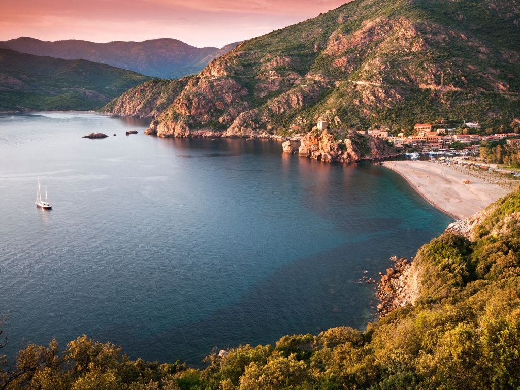 Corsica Yacht Charters | Motor Yacht and Luxury Catamarans